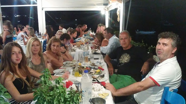 Ο ΙΟΥΔΑΣ ΦΙΛΟΥΣΕ ΥΠΕΡΟΧΑ Διακοπές στη Σκιάθο ο Ν. Πετράκος με τον ...