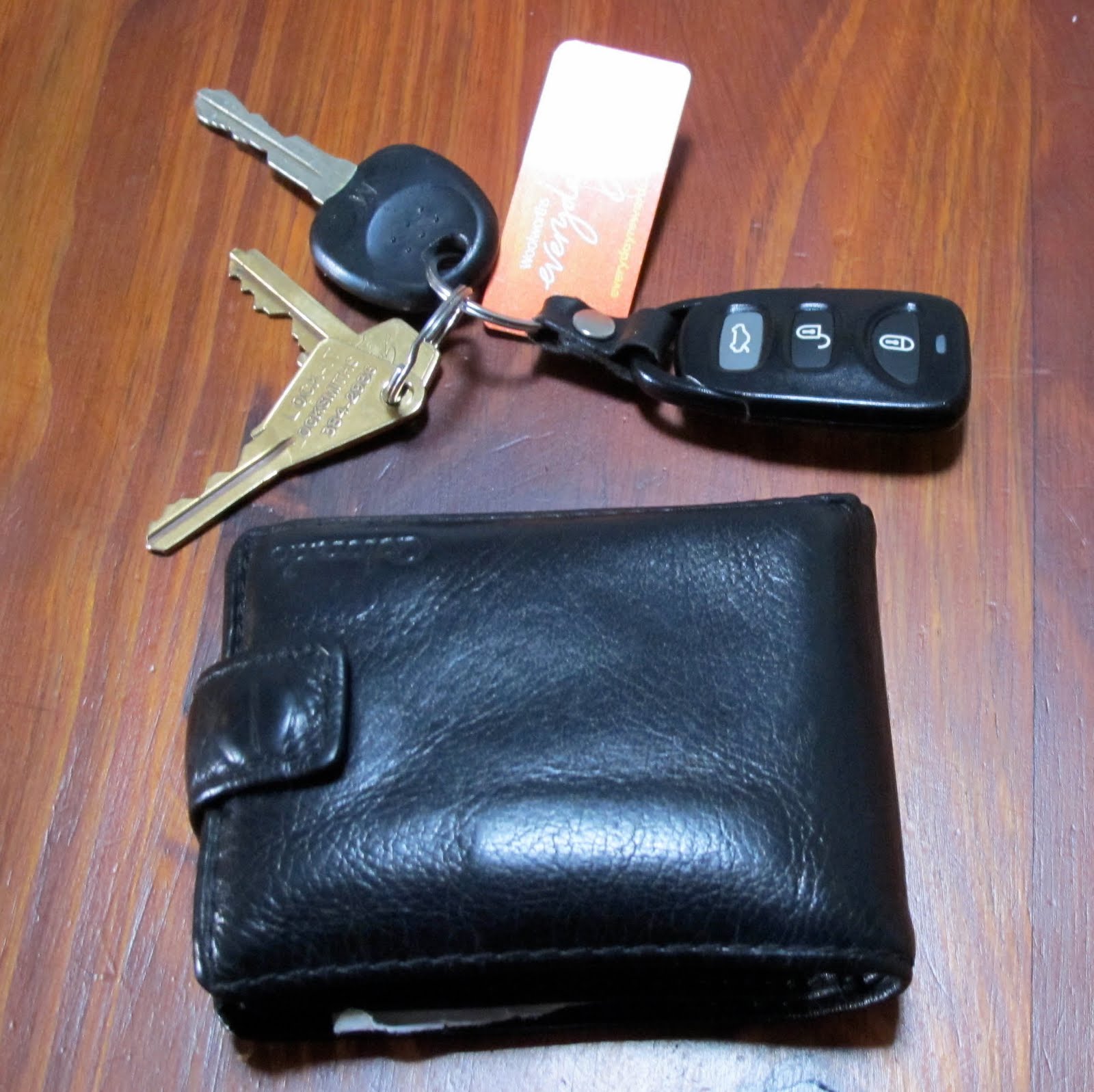 Lock Family Ramblings: A troublesome wallet...and keys