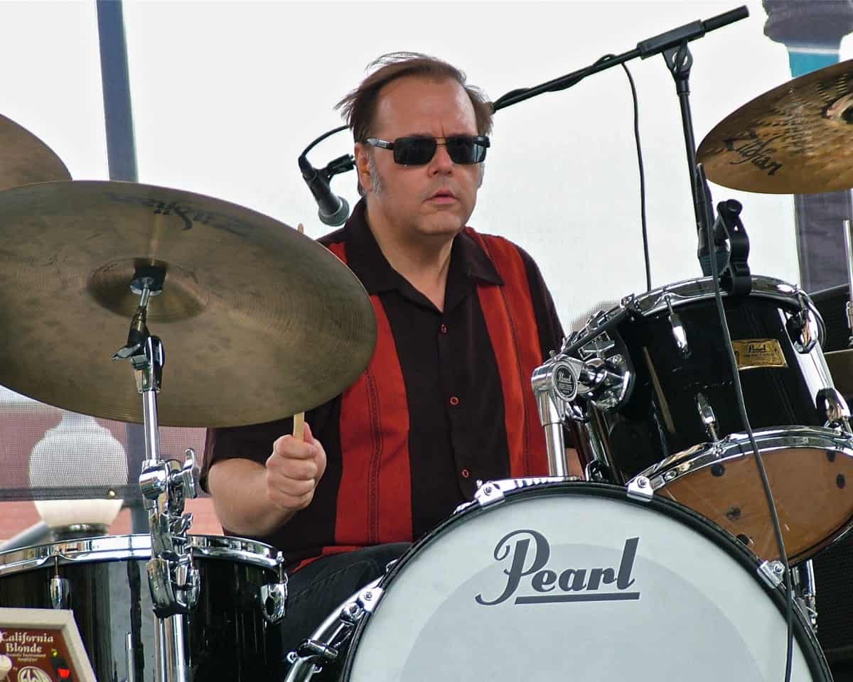 THE CLASSIC ROCK MUSIC REPORTER: THE SMITHEREENS ESTEEMED DRUMMER ...