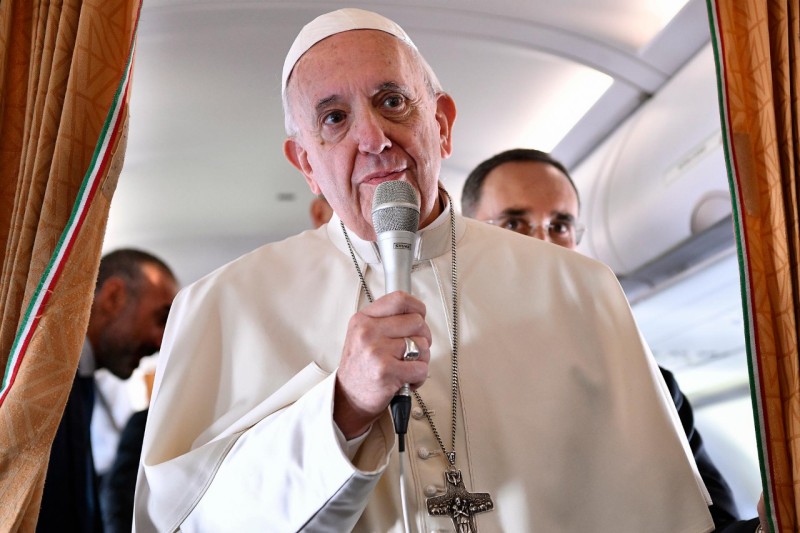 Pope Francis in Flight Press Conference "... a dialogue between the ...