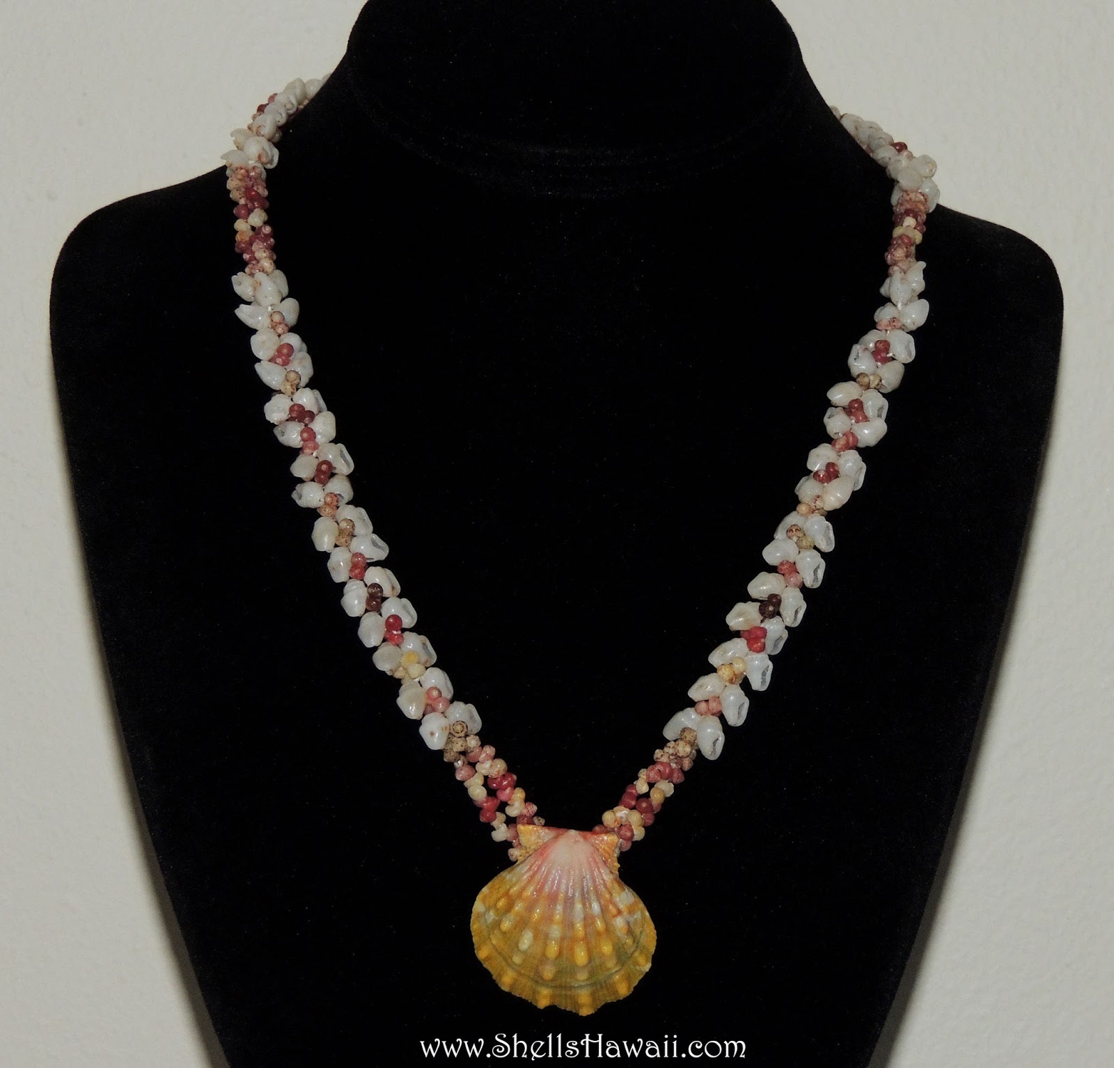 ShellsHawaii ...by Janjira: Niihau Momi & Kahelelani shell lei