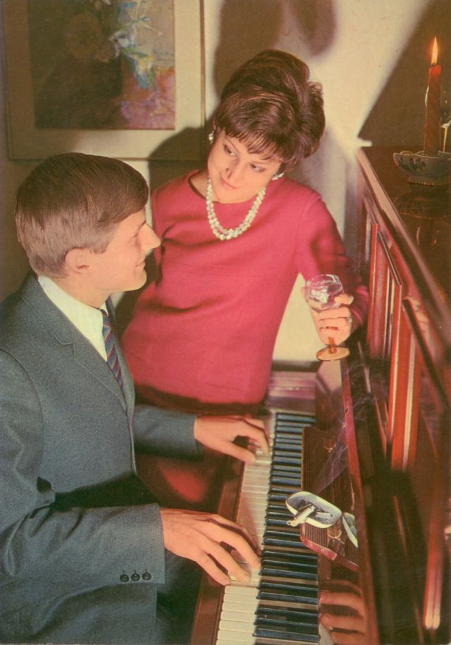 30 Romantic Photos of the ’60s Couples ~ Vintage Everyday