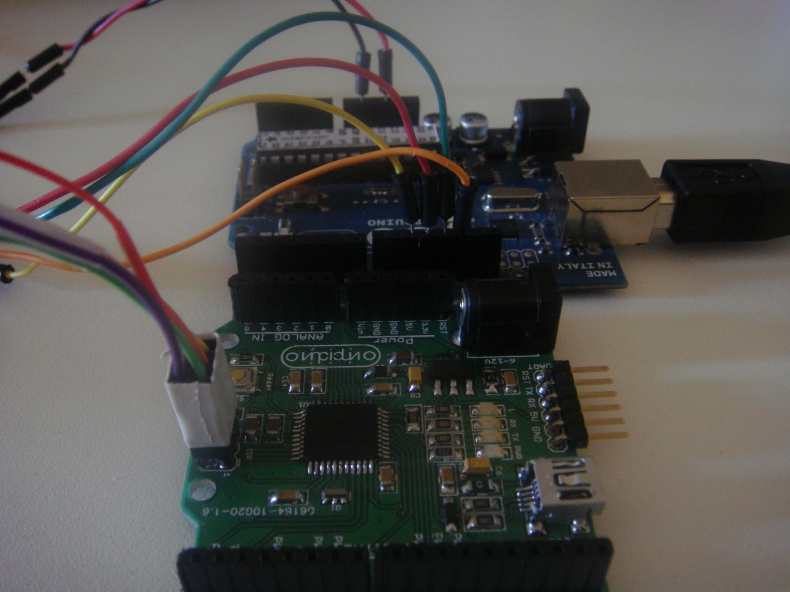 Yopero-Tech: Vinciduino-Cargar bootloader con Arduino UNO.