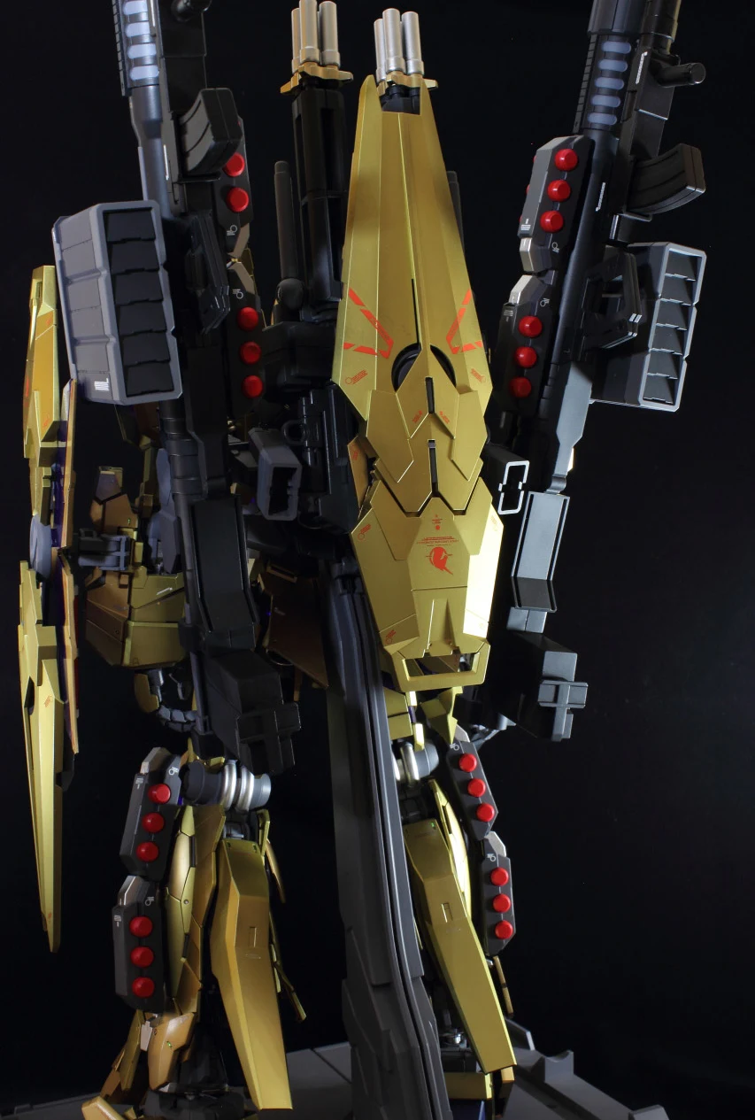 Custom Build: PG 1/60 Unicorn Gundam Phenex + Full Armor Equipment