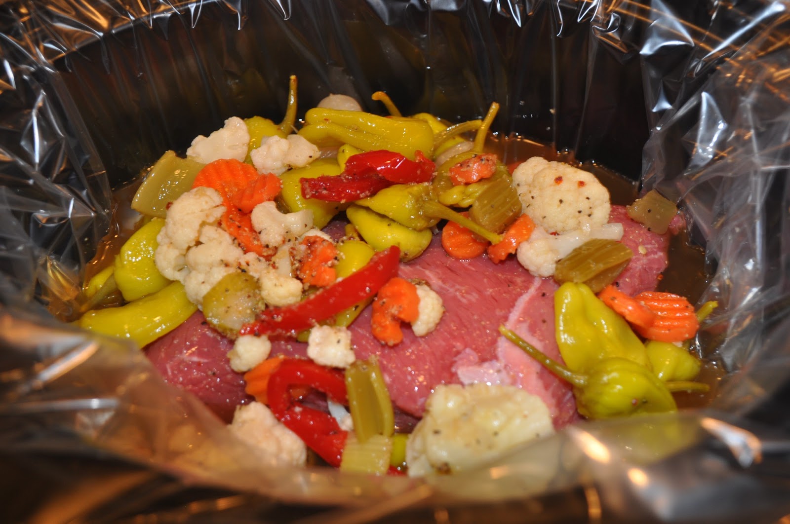 3 kids and lots of pigs: welcome to my pig pen: Italian Beef in a Bucket