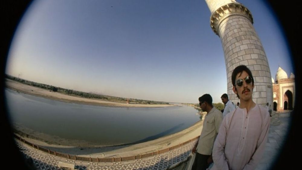 Awesome Self-Portraits of George Harrison With a Fisheye Lens in India ...