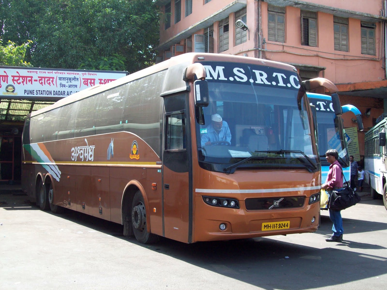 The chronicles of AB...: MSRTC's Ashwamedh hits the road