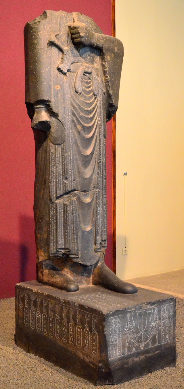 Historia del Arte: Estatua de Darío I