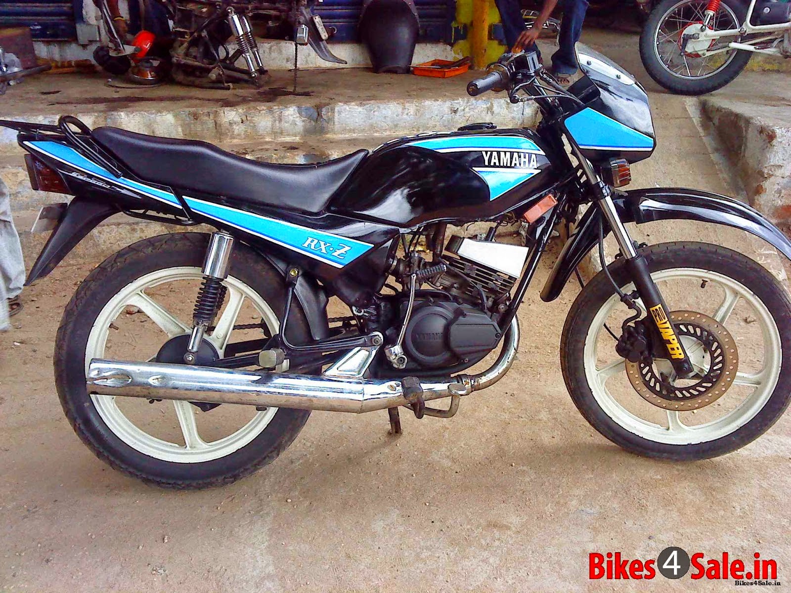 YAMAHA RXZ ~ Bikerz Club