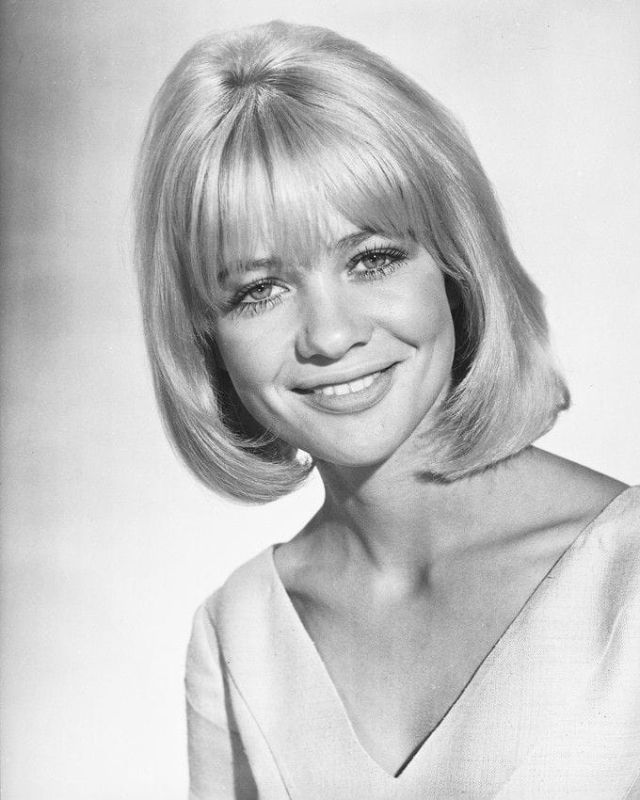 35 Beautiful Photos of Judy Geeson in the 1960s and ’70s ~ Vintage Everyday