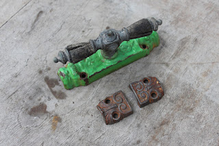 Antikpisan: Spanyolet Antik Eks Bongkaran Rumah Kuno