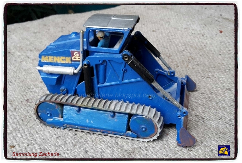 Bagger Galerie Construction Machines: MENCK SR 85 Schürfraupe Scraperdozer NZG Modell