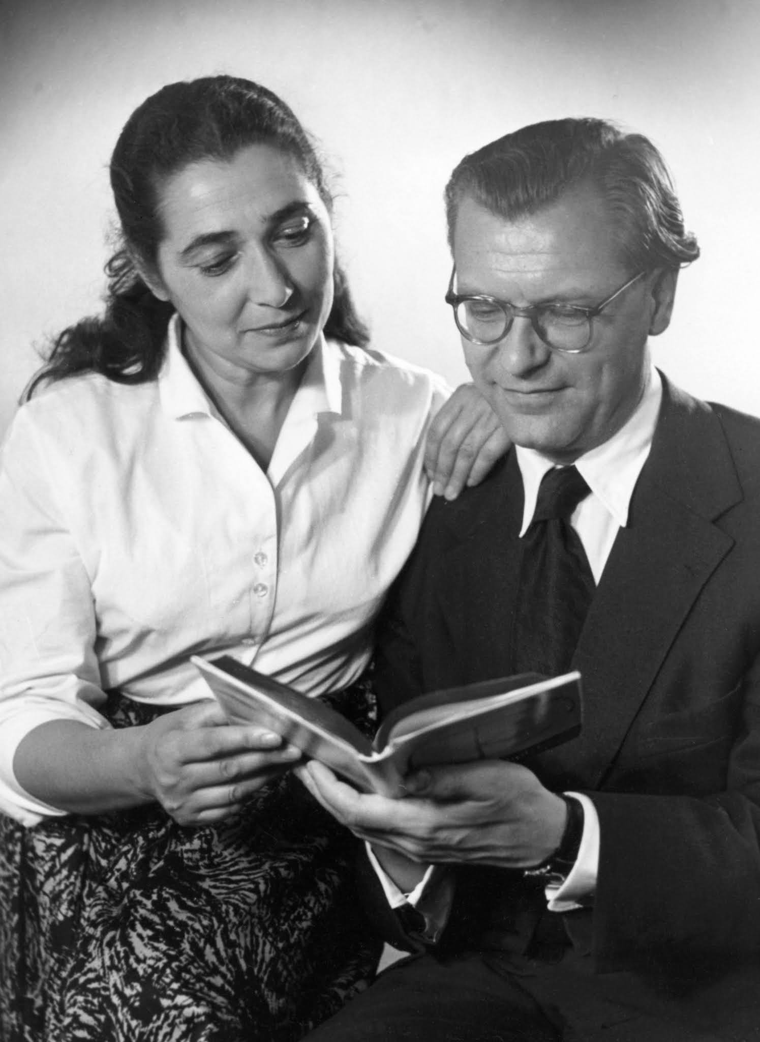 Blog Site official di Canzano Barbara : Rebekka (Lin Jaldati) Brilleslijper