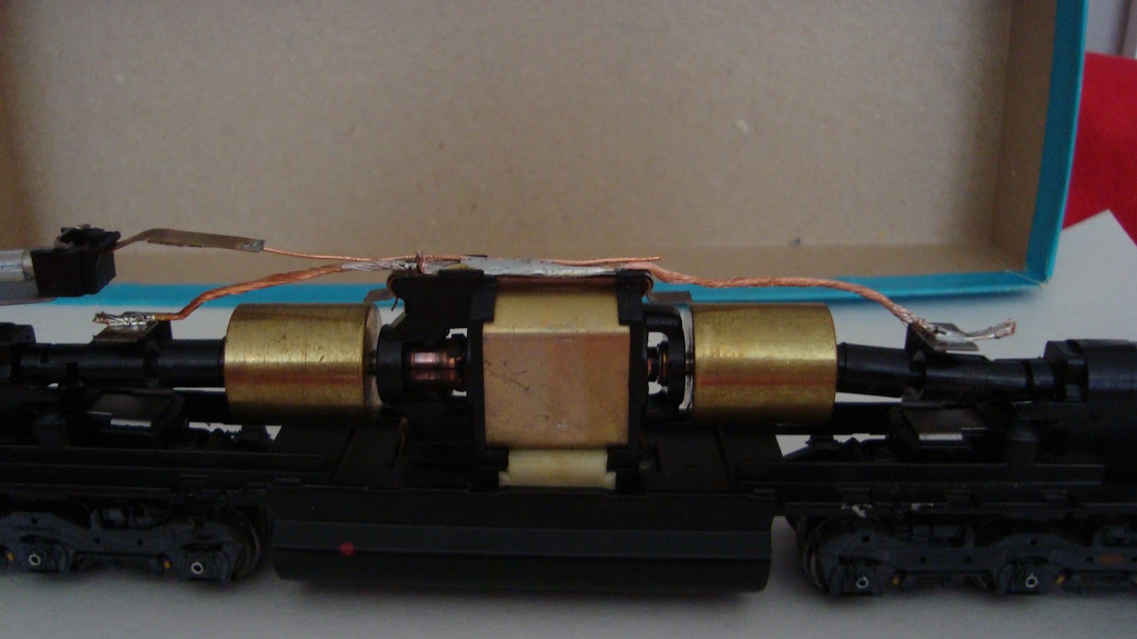 New York Central Train Layout: Hardwiring an old Athearn Locomotive for ...