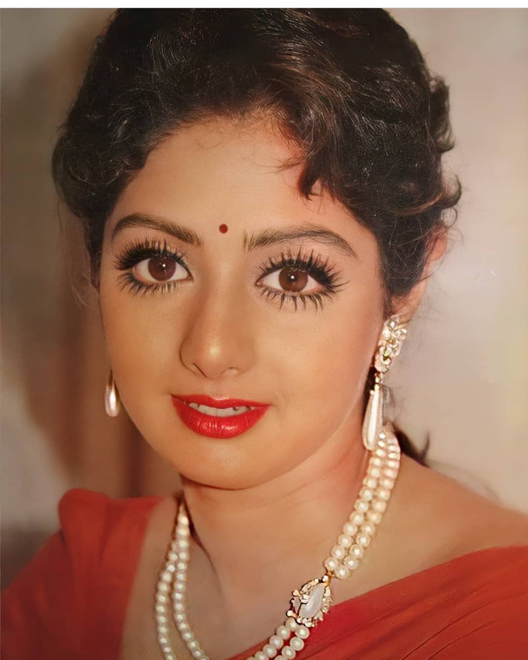 Sridevi: Sridevi on the sets of Gurudev with Anil Kapoor and Raj Sippy