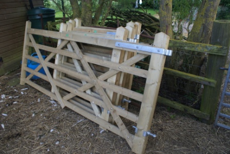 Tales from Swallow Farm: How (not) to install a farm gate..