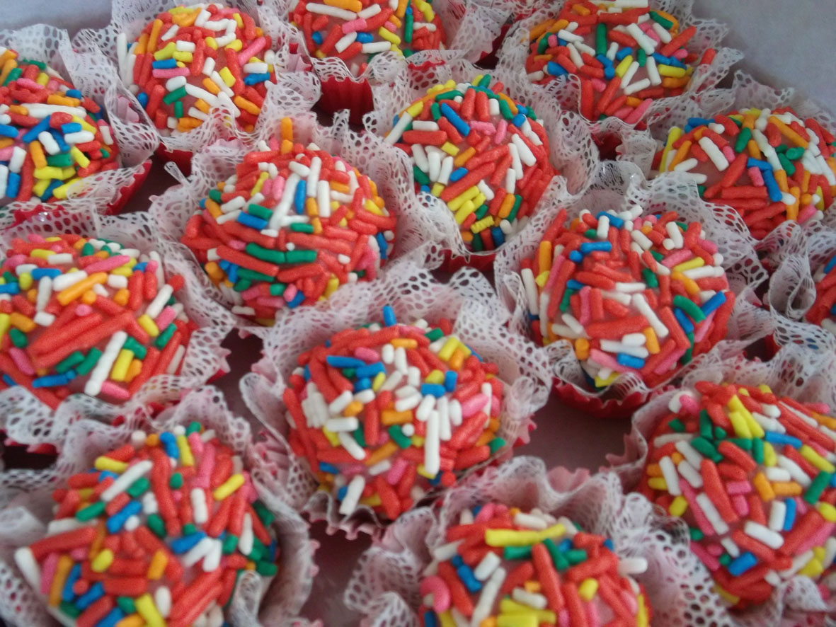 Mini Delícias: Docinhos Tradicionais Variados