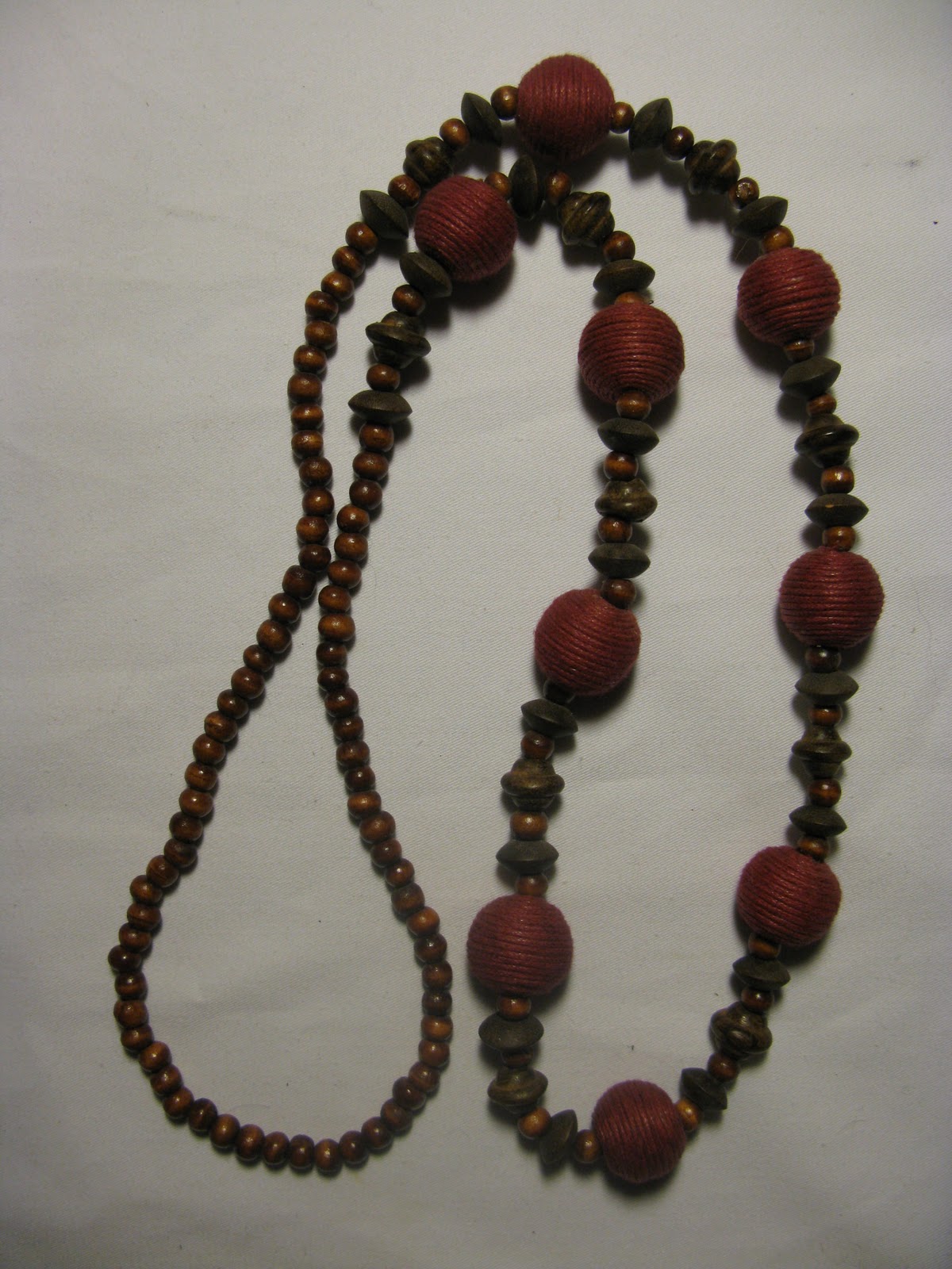 ARTESANIA JUSTA PARA TIEMPOS INJUSTOS: Collar bolas