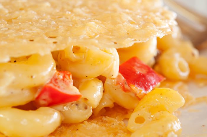 Things wot I Made Then Ate: Jalapeño mac and cheese with Parmesan tuiles.