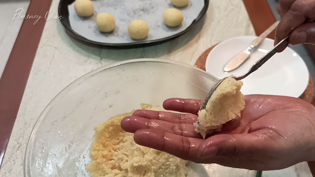 Goan Bolinhas | Coconut & Semolina Cookies