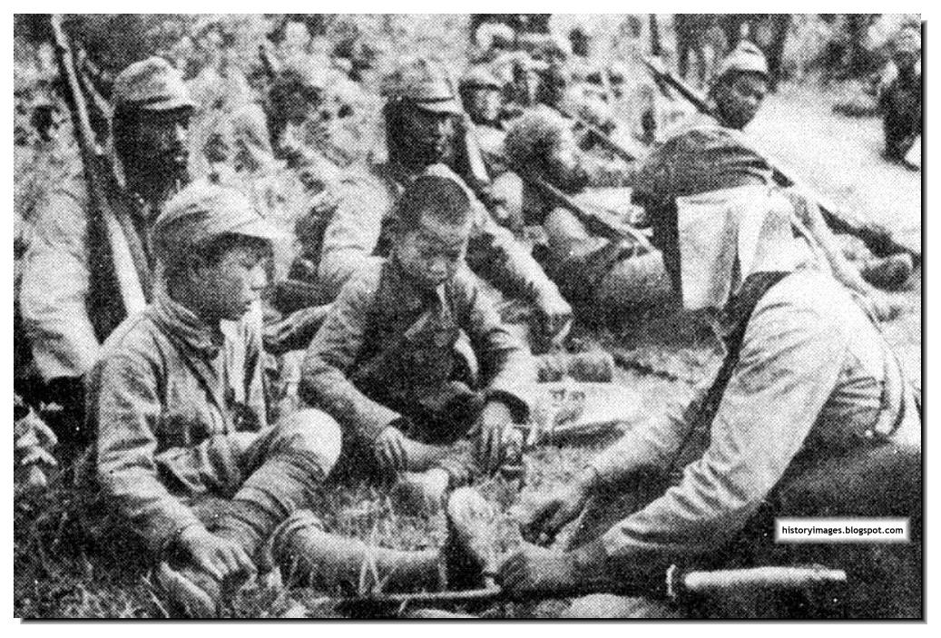 HISTORY IN IMAGES: Pictures Of War, History , WW2: Japanese Invasion Of ...