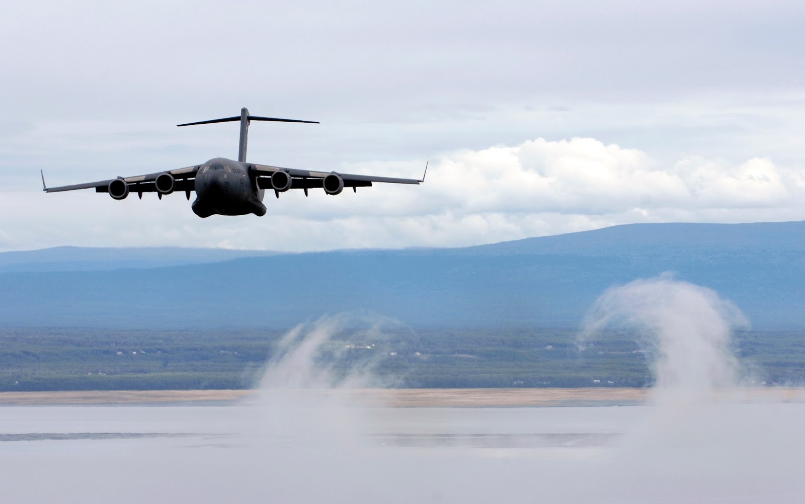 Vortex on Boeing C-17 Globemaster III - Aircraft Wallpapers HD