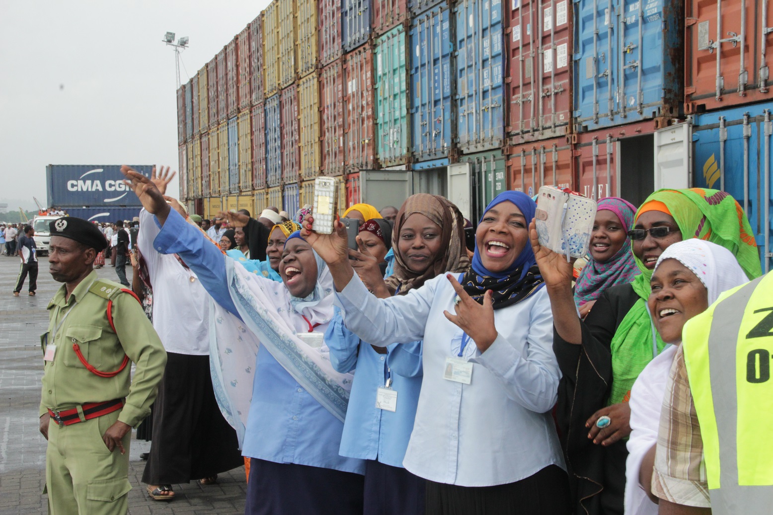 MELI MPYA YA MV MAPINDUZI IKIWASILI KATIKA BANDARI YA ZANZIBAR IKITOKEA ...