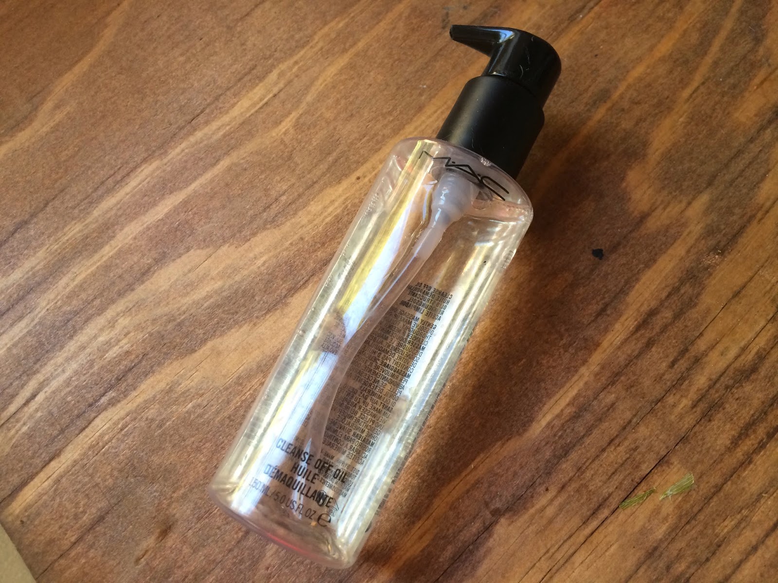 BeHonestBeauty: Review| MAC Cleanse Off Oil