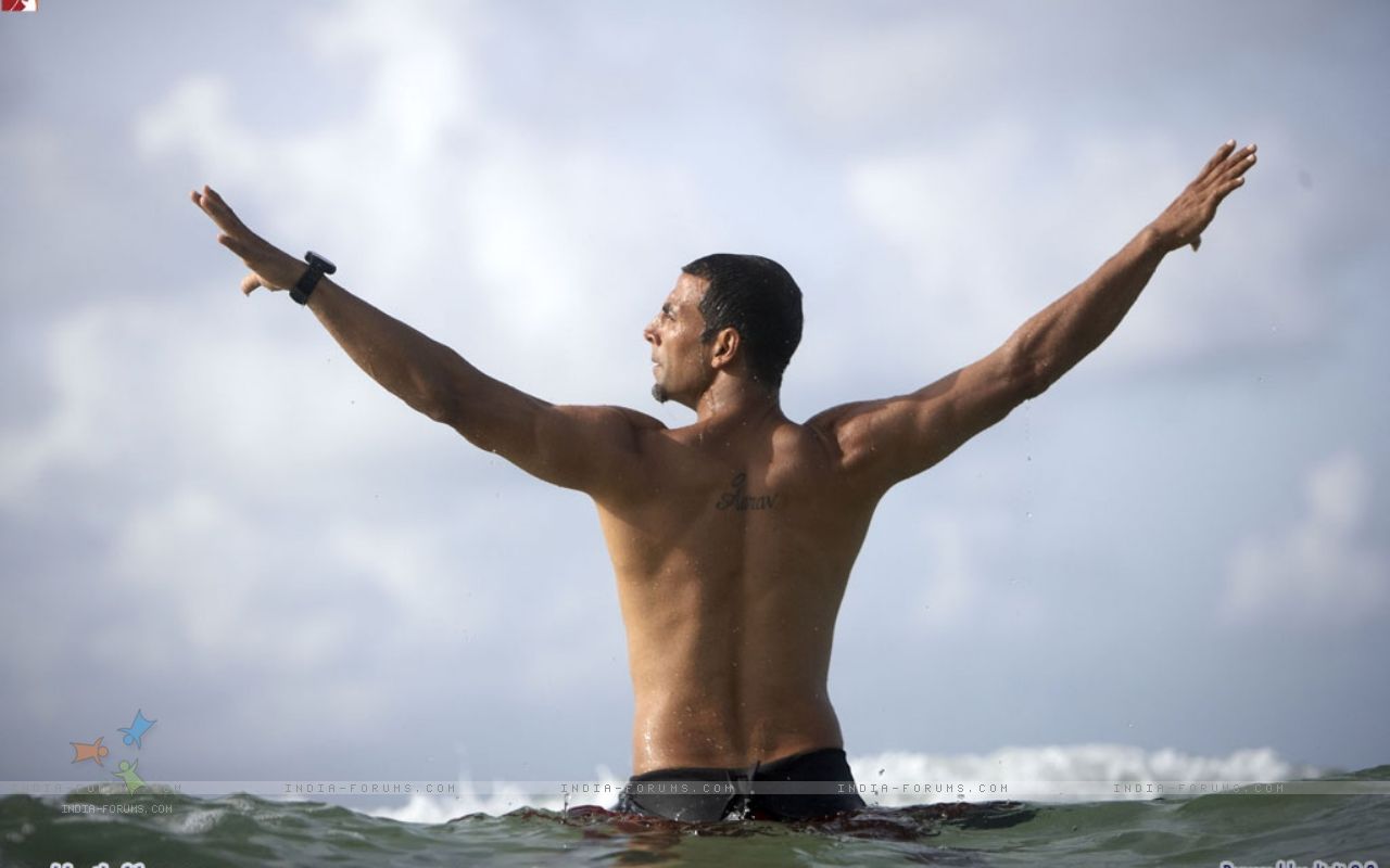 Exclusive Top Pix: Akshay Kumar Stunning Body Pix