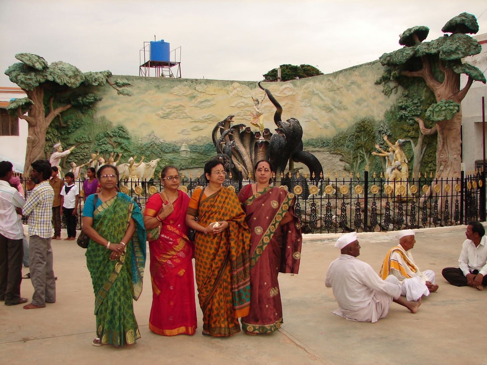Raghu's column!: Sri Raghavendra Swamy Brindavanam, Mantralayam.