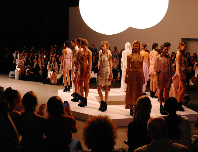 Top Celebrity Fashion: RAFW 2011 Rosemount Australian Fashion Week Day ...