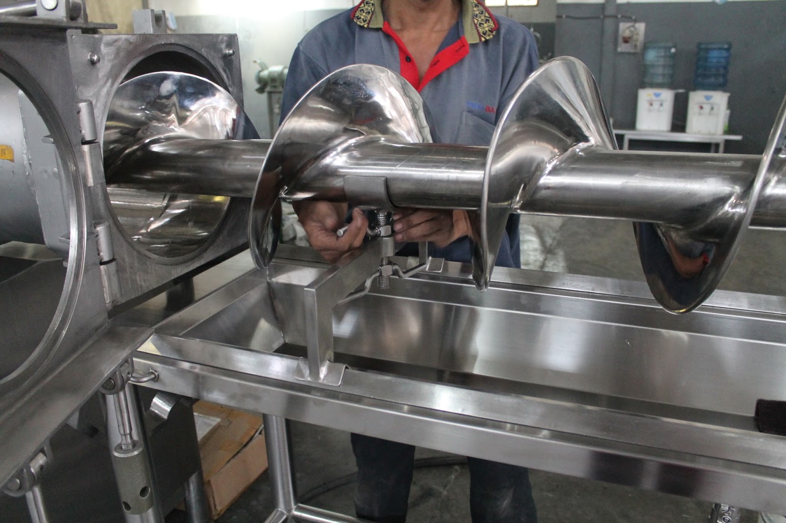 MESIN FARMASI: CARA MEMBUAT ALAT BANTU SCREW GRINDING