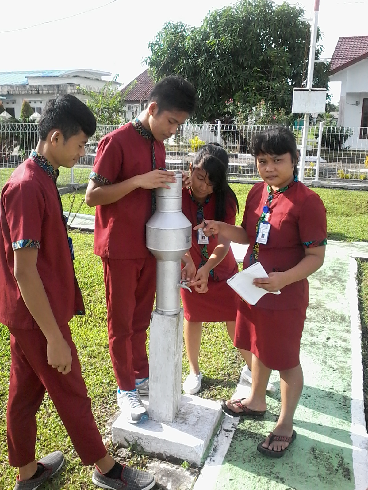 TAHAP BELAJAR KOMPUTER: MELAKUKAN PENGAMATAN