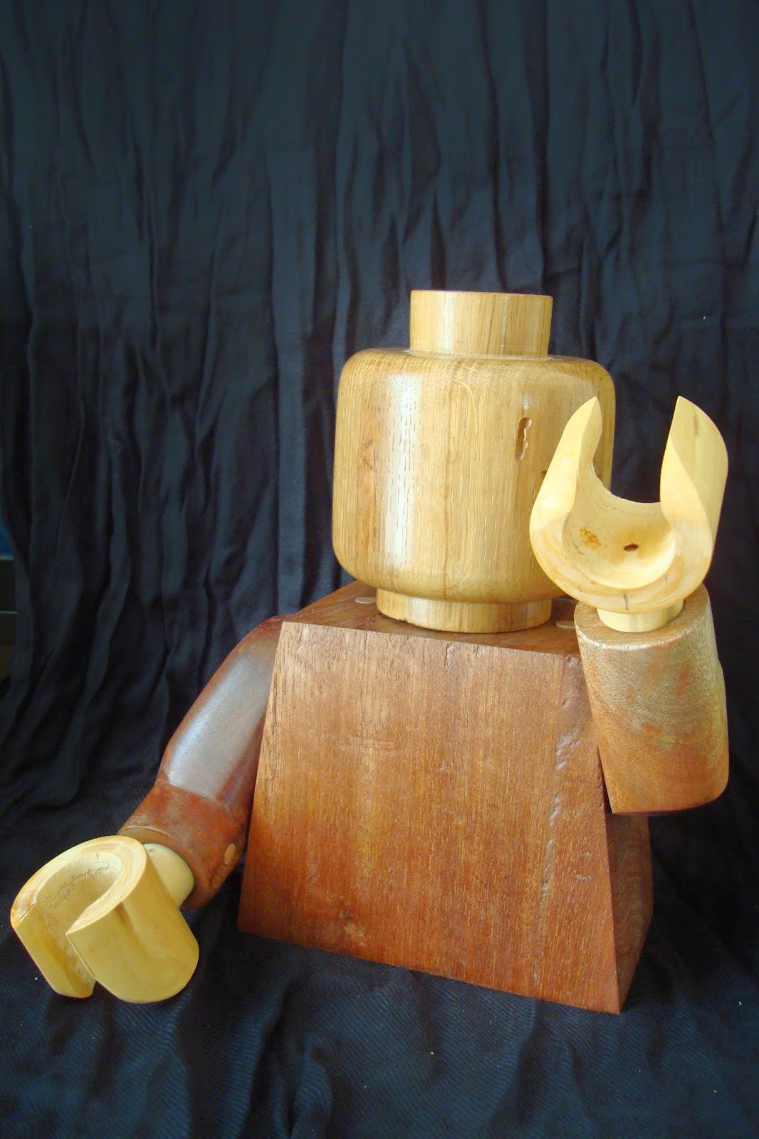 Olyatoy: lego geant en chene buis et azobé