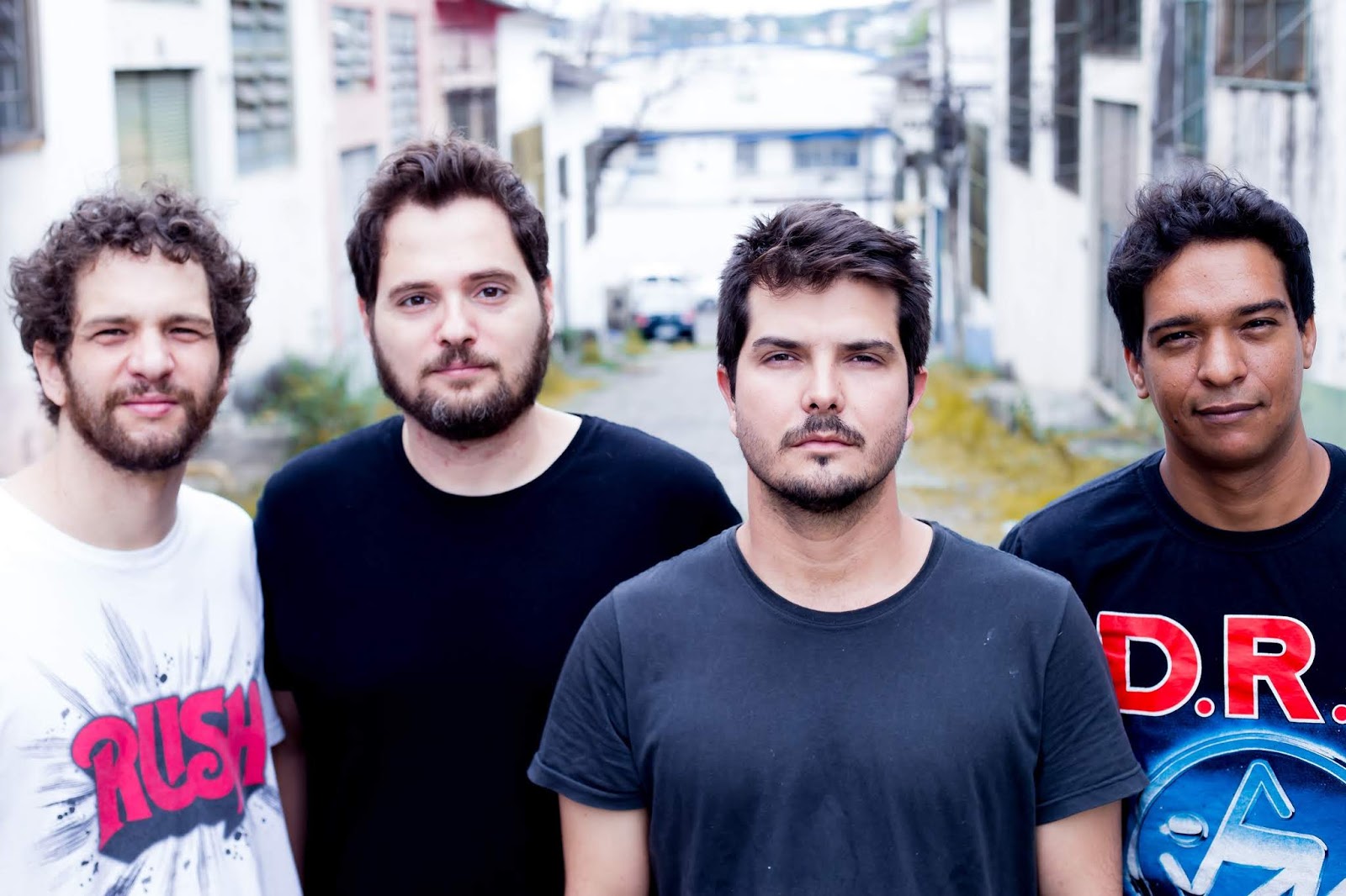 Darvin celebra 20 anos de carreira no Teatro Odisséia