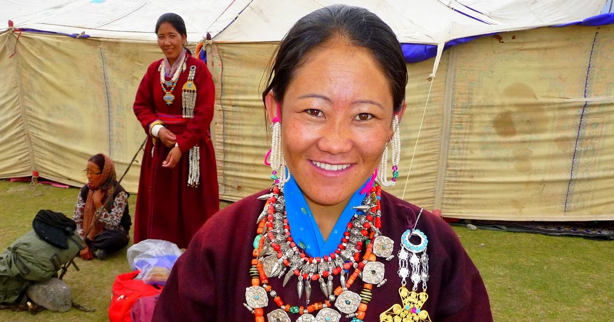 Facing the World: Donning the Ladakhi Goncha