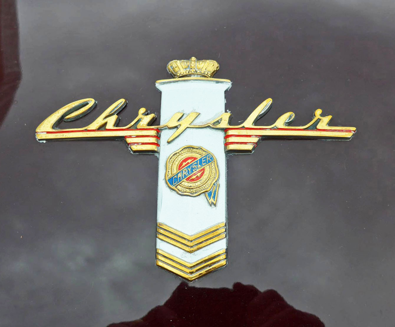 Does anybody know what car badges these are? : r/CarTalkUK