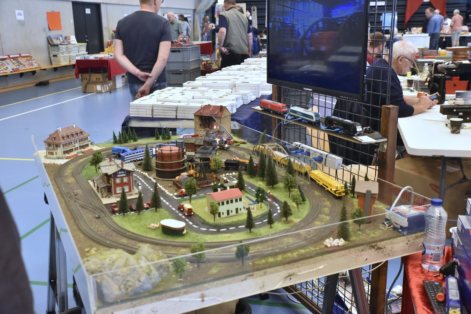 Sydvestjydsk - Modeljernbaneklub. Ølgod.: Hobbymesse i Kjellerup.