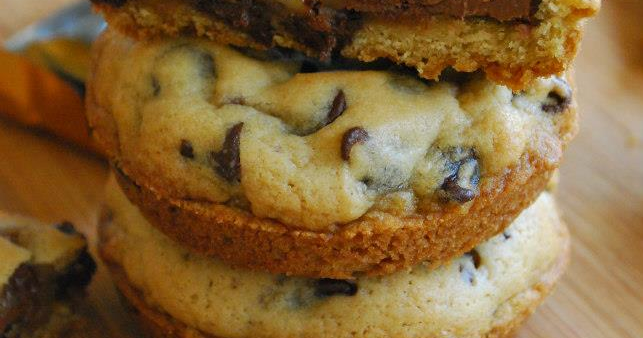 KEEP CALM AND CARRY ON: Deep Dish Cookies {Caramel-Filled...AKA Heaven}