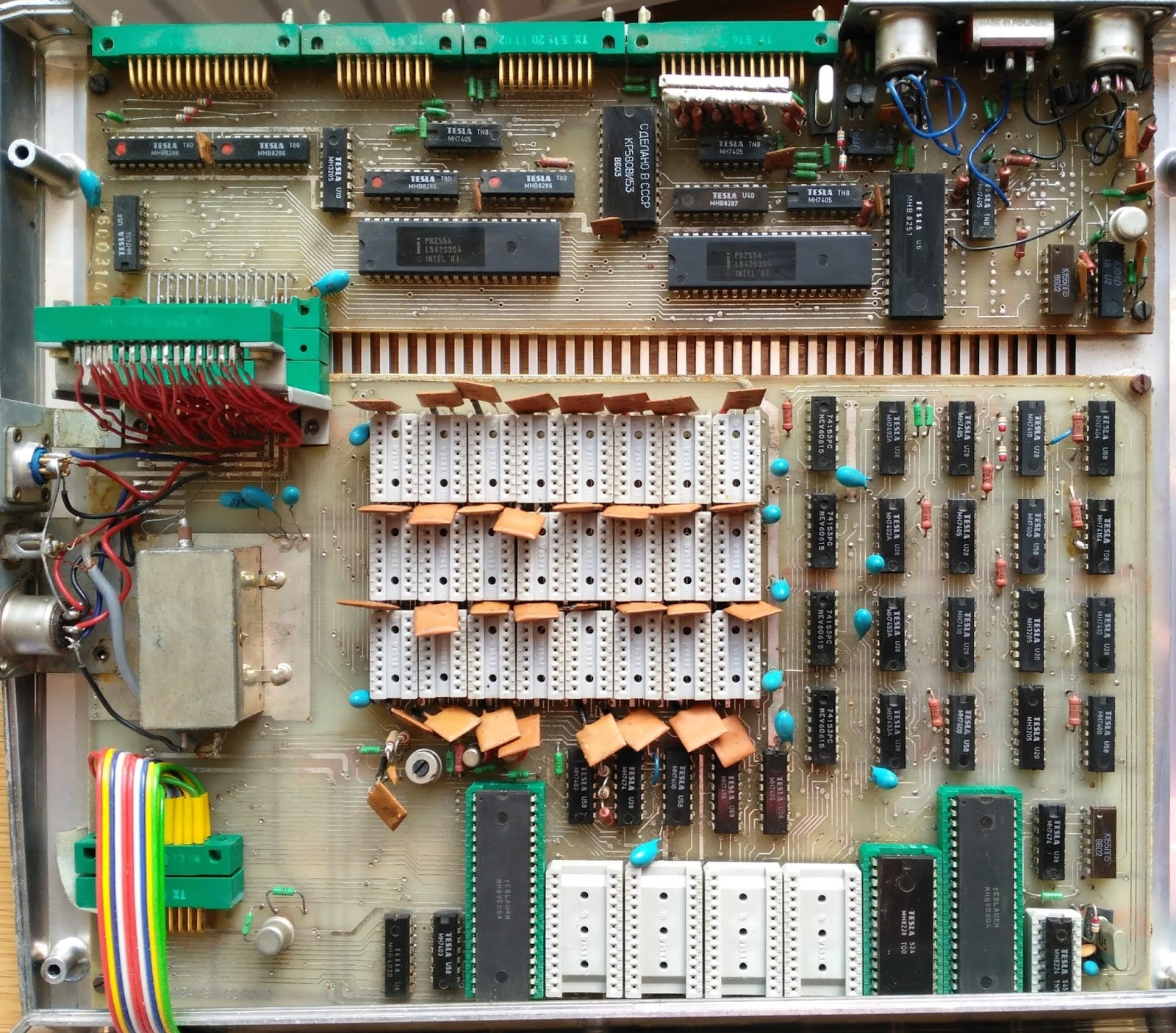 Retro Ordenadores Orty: Ordenador Tesla PMD 85-2 (1986)