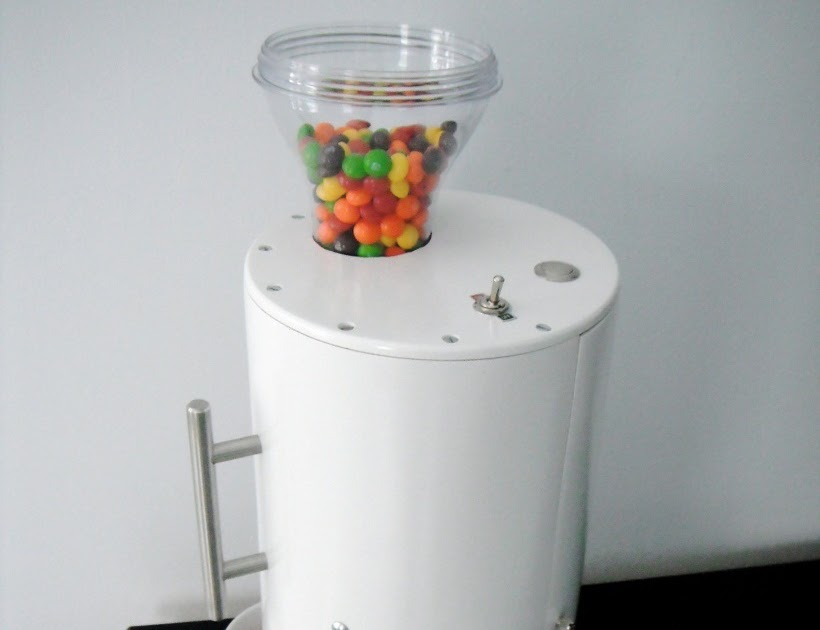 Automatic Sorting of Skittles or M&Ms by Colour - Mechatronics Engineering