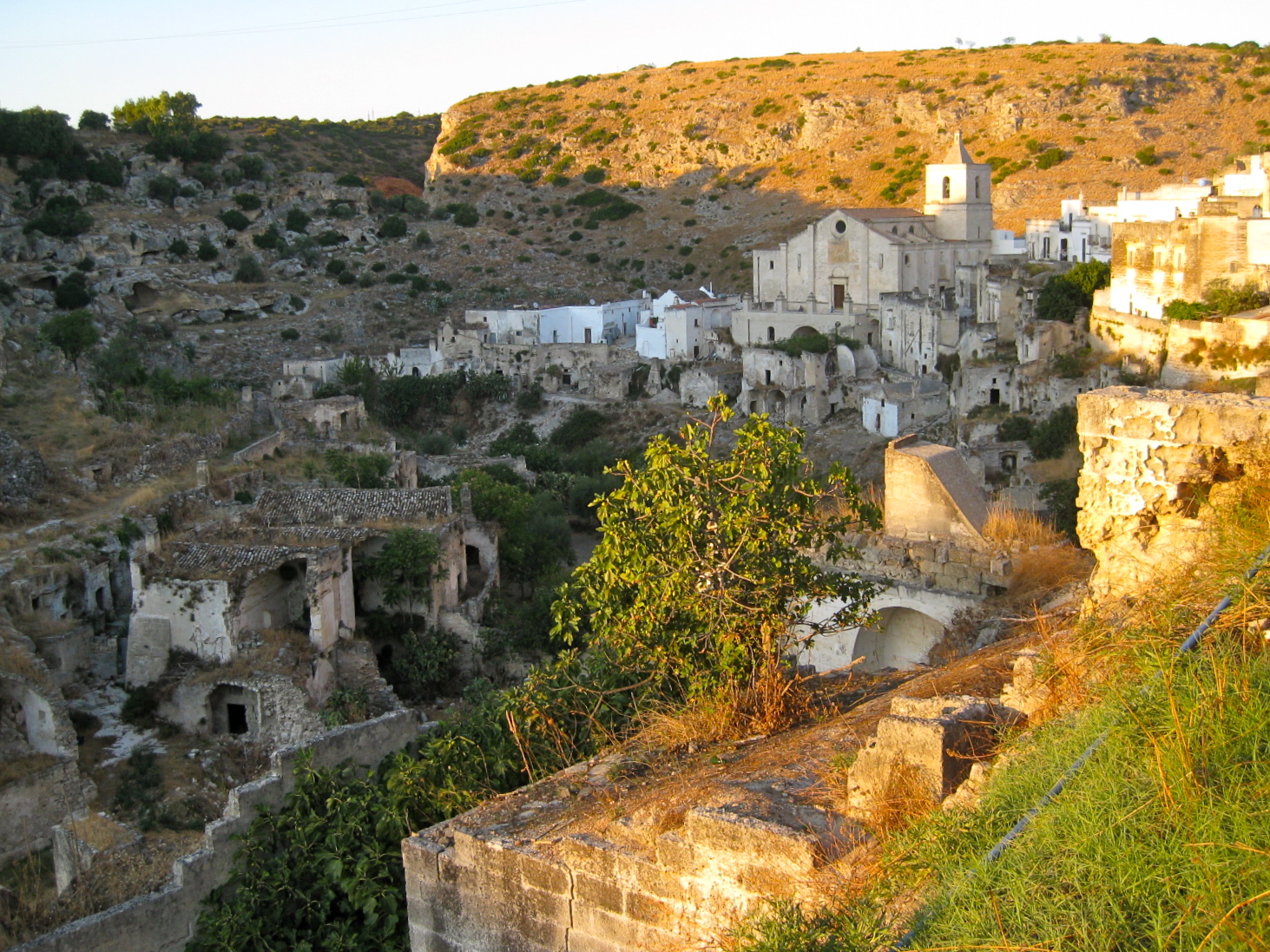 GINOSA, PASQUETTA IN GRAVINA /ORGANIZZA IL COMUNE