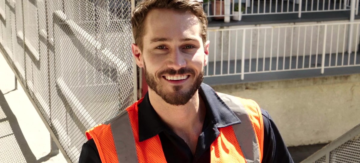 ausCAPS: Michael G. Gabel in It's What's On The Inside