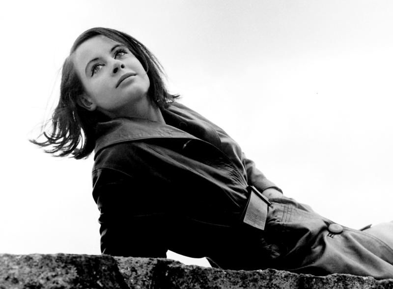 Beautiful Photos of English Actress Sarah Miles in the 1960s and ’70s ...