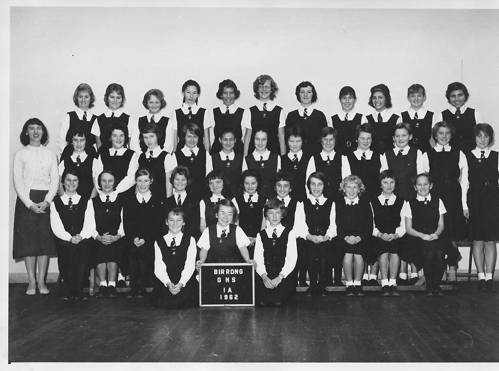 Worlds I Used To Know...: MEMORIES OF BIRRONG GIRLS' HIGH IN THE 1960'S