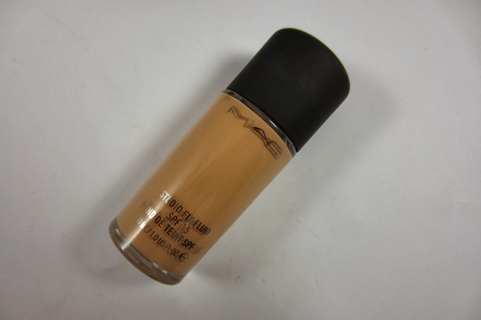 Bella and Robot: MAC Studio Fix Fluid Foundation SPF 15 NW22 - Product ...
