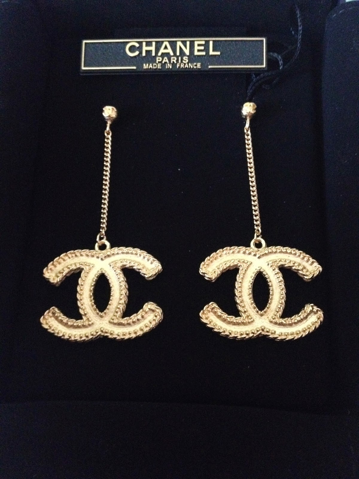 Chanel Earrings Review Product: Chanel Earrings LARGE CC LOGO Gold ...