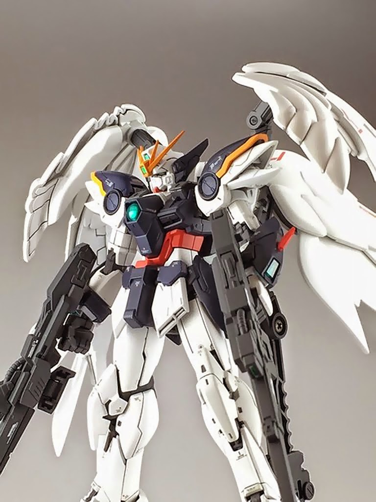 Gundam Family: RG 1/144 Wing Gundam Zero Custom EW Painted Build