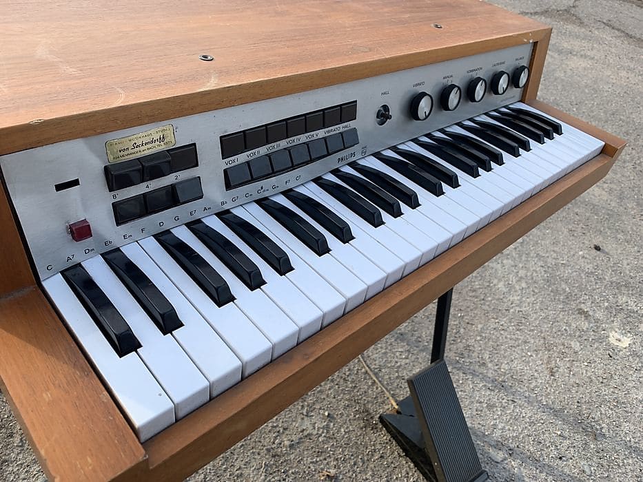 MATRIXSYNTH: Philips Philicorda Valve-Organ