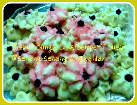Senang-senang singgahlah.....: Biskut Bunga Cina@Semperit Susu